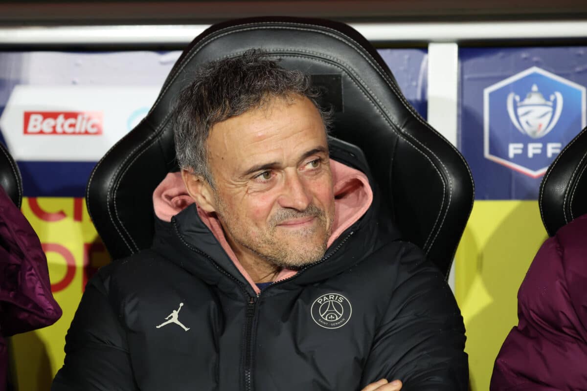 Chelsea transfer news: PSG keen on 'untransferable' Blues midfielder